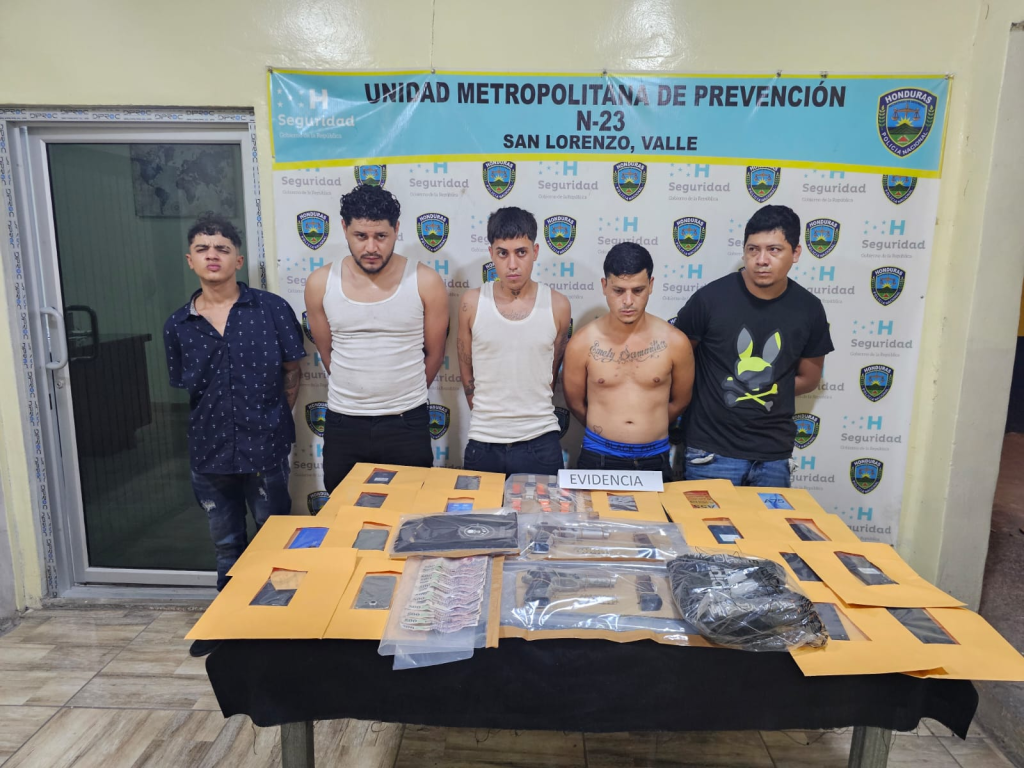 Capturan a cinco presuntos miembros de banda criminal en la zona sur